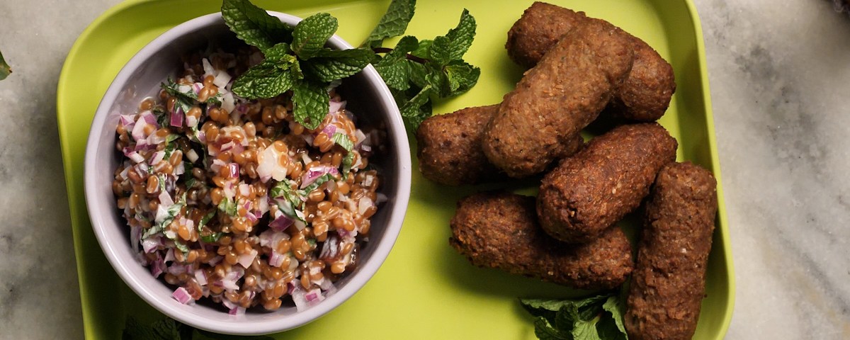 Kibe vegetal com Salada Árabe - Seara